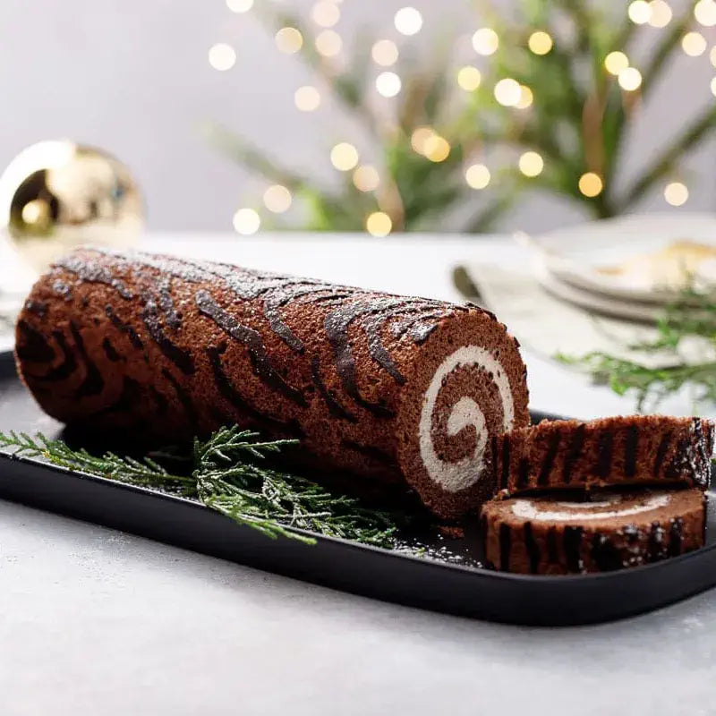 Decadent Log Cake Roll Recipe with Fresh Berries | Easy Baking Tutorial!